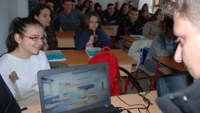 Digjitalizimi dhe një orë me “deputetët” e klasës së 10-B - Portali ...