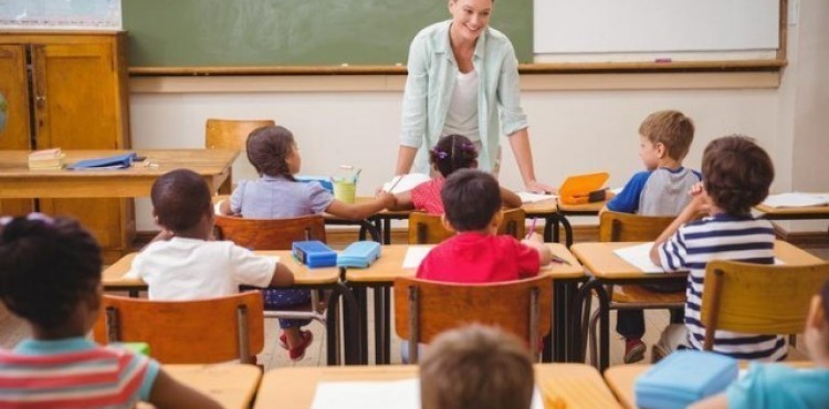 A duhet t’i pyesim nxënësit si i kaluat pushimet verore? - Portali Shkollor