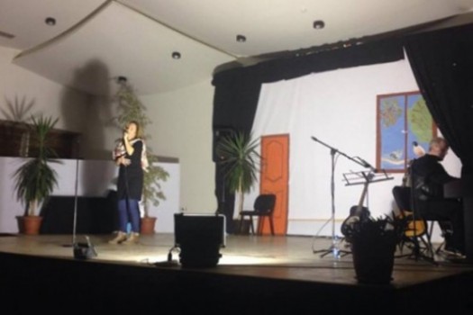 “Hirushja” u vu në skenë nën interpretimin e studentëve - Portali Shkollor