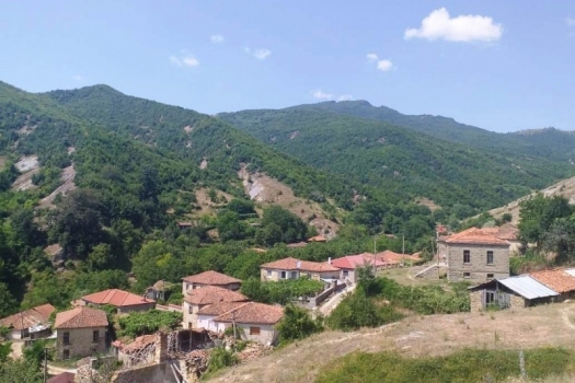 Grapshi, fshati shqiptar i mbi 200 arsimtarëve i lënë në harresë ...