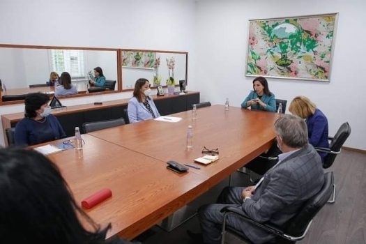 Ministrja e Arsimit takim me drejtuesit e shkollave të Arsimit Special ...