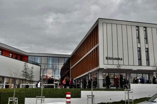 Shkolla 9-vjeçare “Gjon Gjonaj” në Laç hap dyert për nxënësit e saj ...