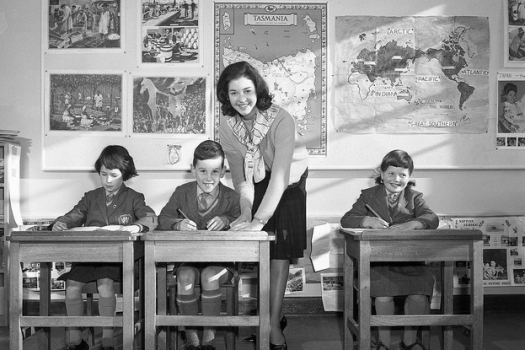 "Imazh i diturisë", poezi për mësuesit nga Gëzim Dalliu - Portali Shkollor