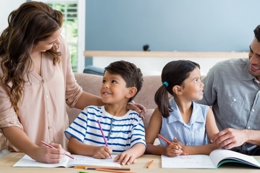 Edukimi fillon në familje - Portali Shkollor