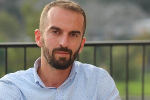 Ermal Lala: Pak mbi romanin “Martesa e Stanishit”... - Portali Shkollor