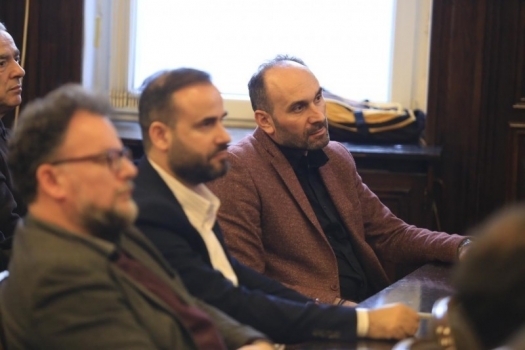 Universiteti i Prishtinës nderon stafin akademik për kontributin e ...