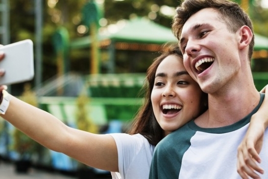 Bukuria e adoleshencës në epokën digjitale, përqafimi i stilit të ...