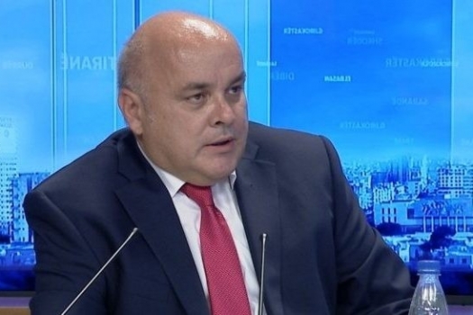 Eksperti i Arsimit, Arjan Xhelaj: Të rinjtë të etur për Mjekësinë dhe ...