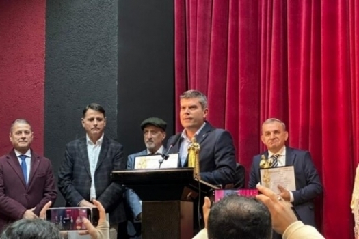 Romani "E shkuar e pakryer" i Ermal Hasimja fiton Çmimin për Prozën më ...